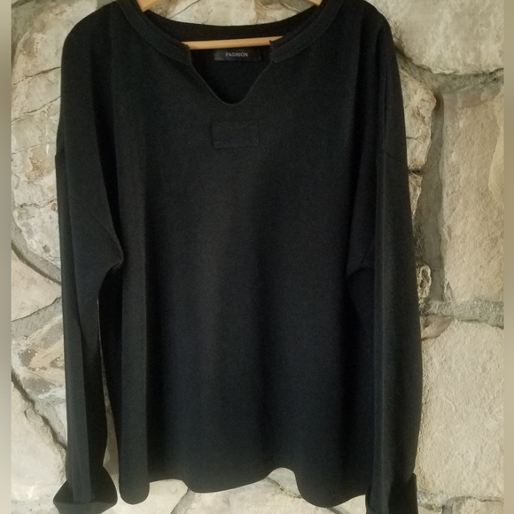 Fashion | Tops | Black Lightweight Sweater Feel Polyester Rayon Blend ...